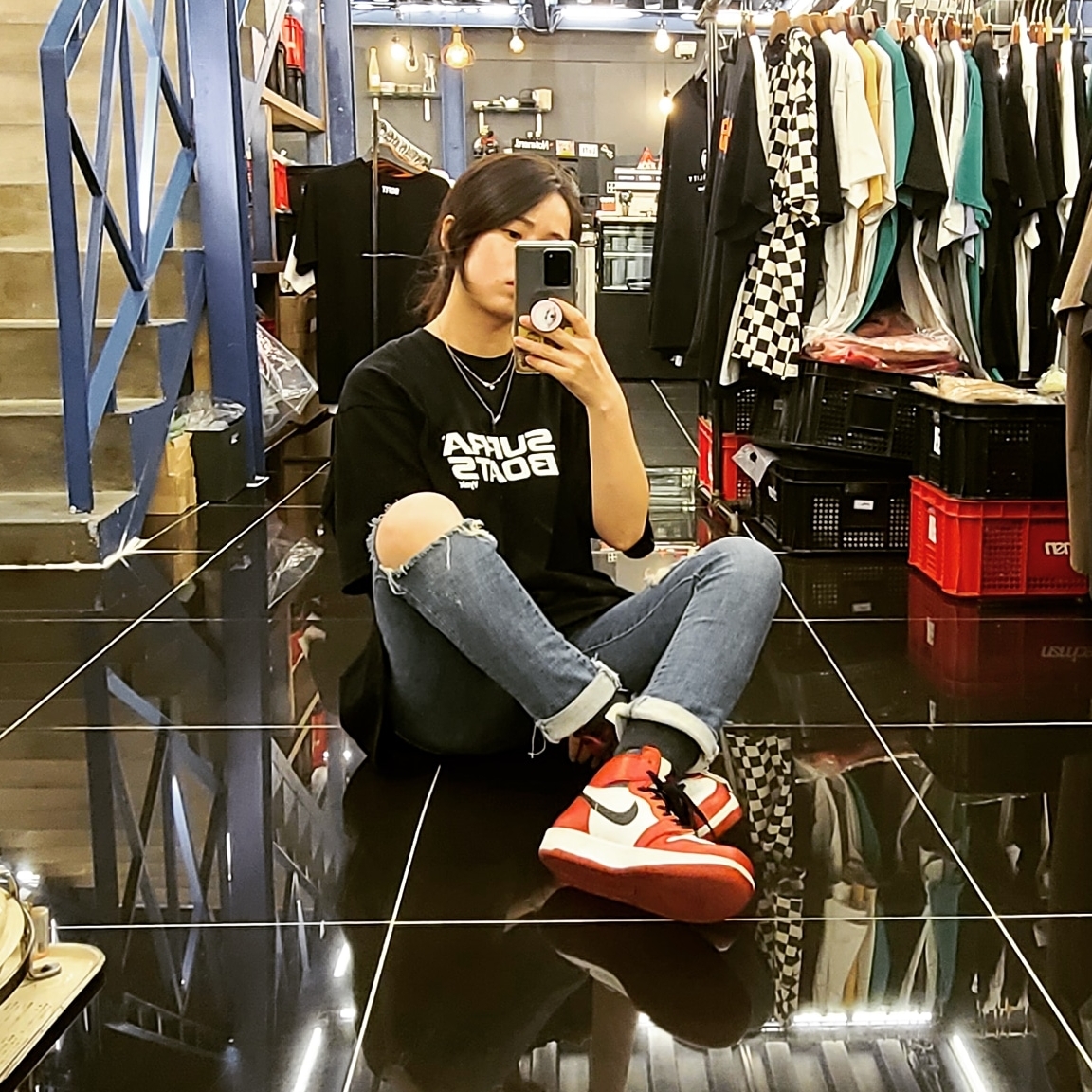 빼꼼맘 (@young_na89) 님의 게시물 | KREAM