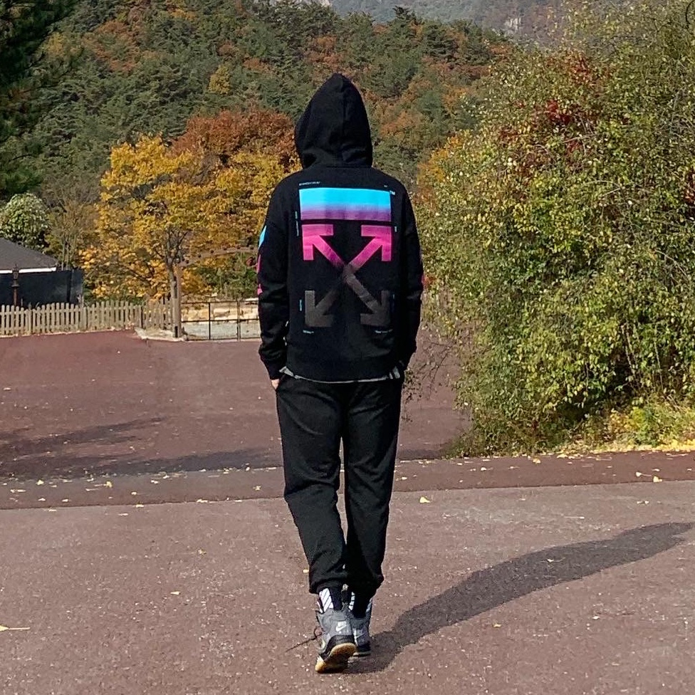 우팔 (@wooo8) 님의 게시물 | KREAM