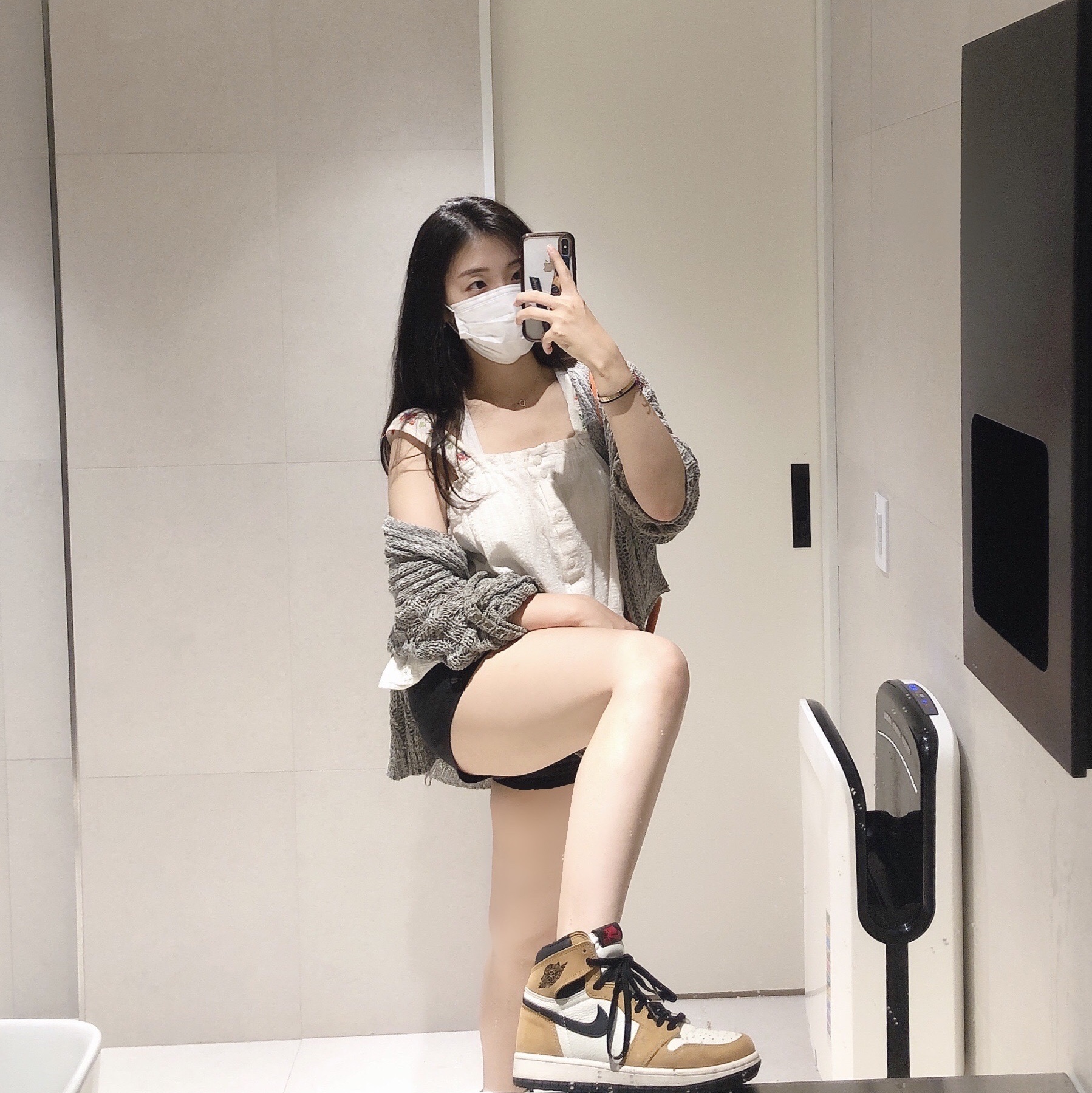 덤💓 (@_yundahye333) 님의 게시물 | KREAM