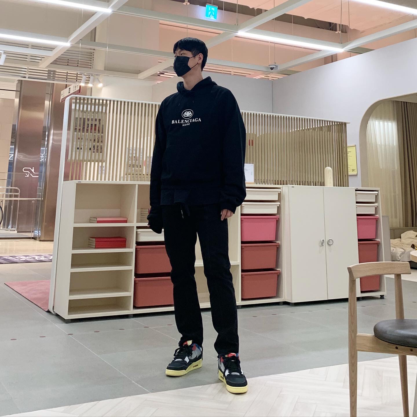 우팔 (@wooo8) 님의 게시물 | KREAM