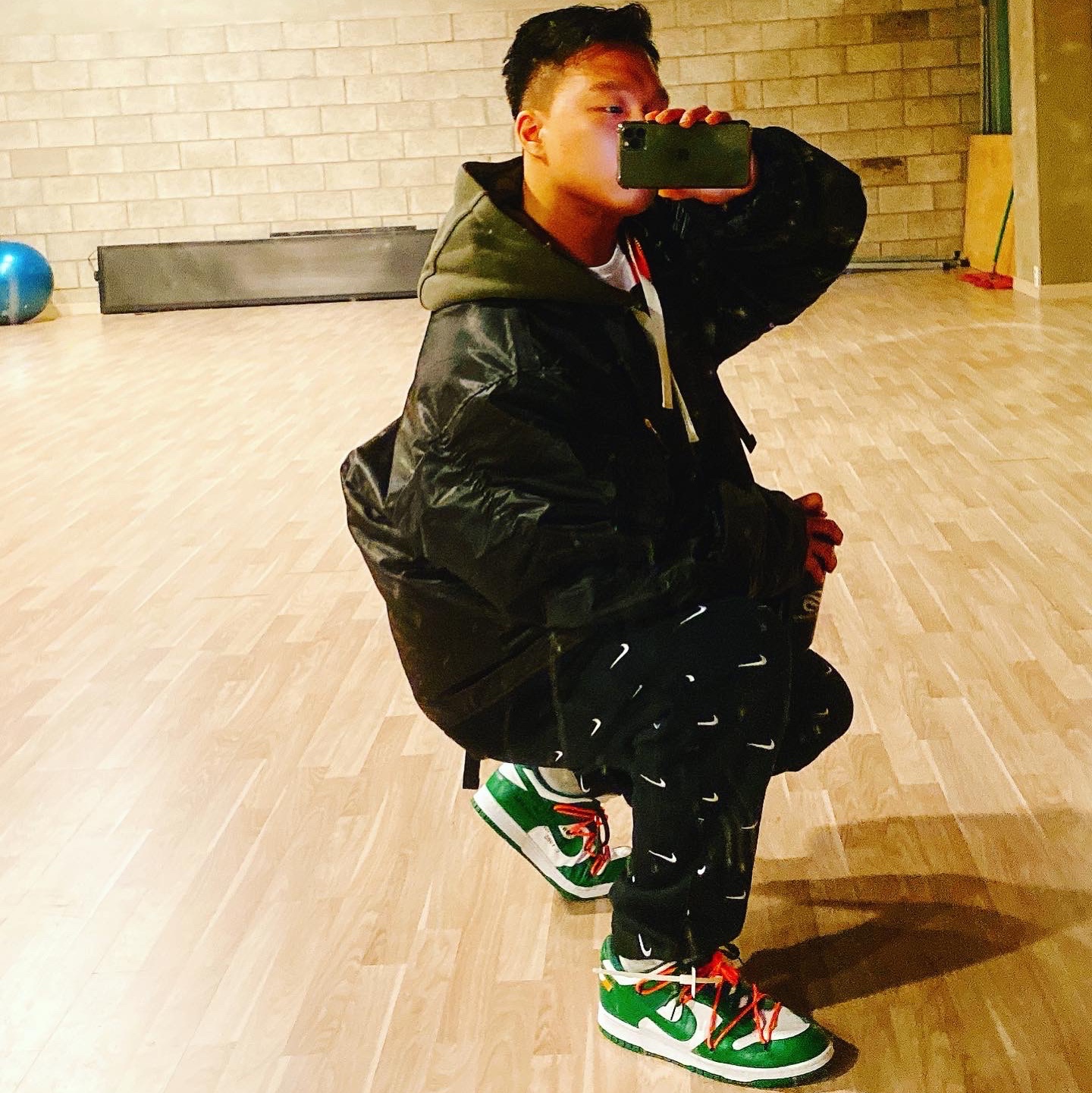 njw9688 (@realzation) 님의 게시물 | KREAM