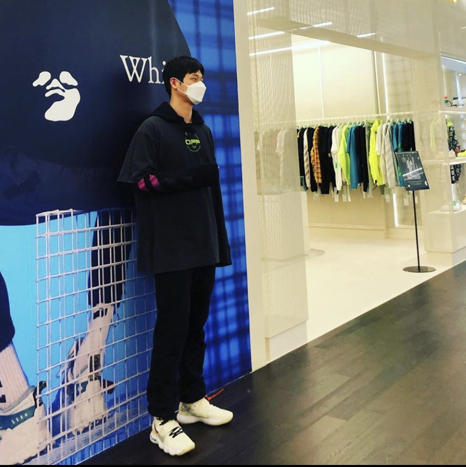 우팔 (@wooo8) 님의 게시물 | KREAM