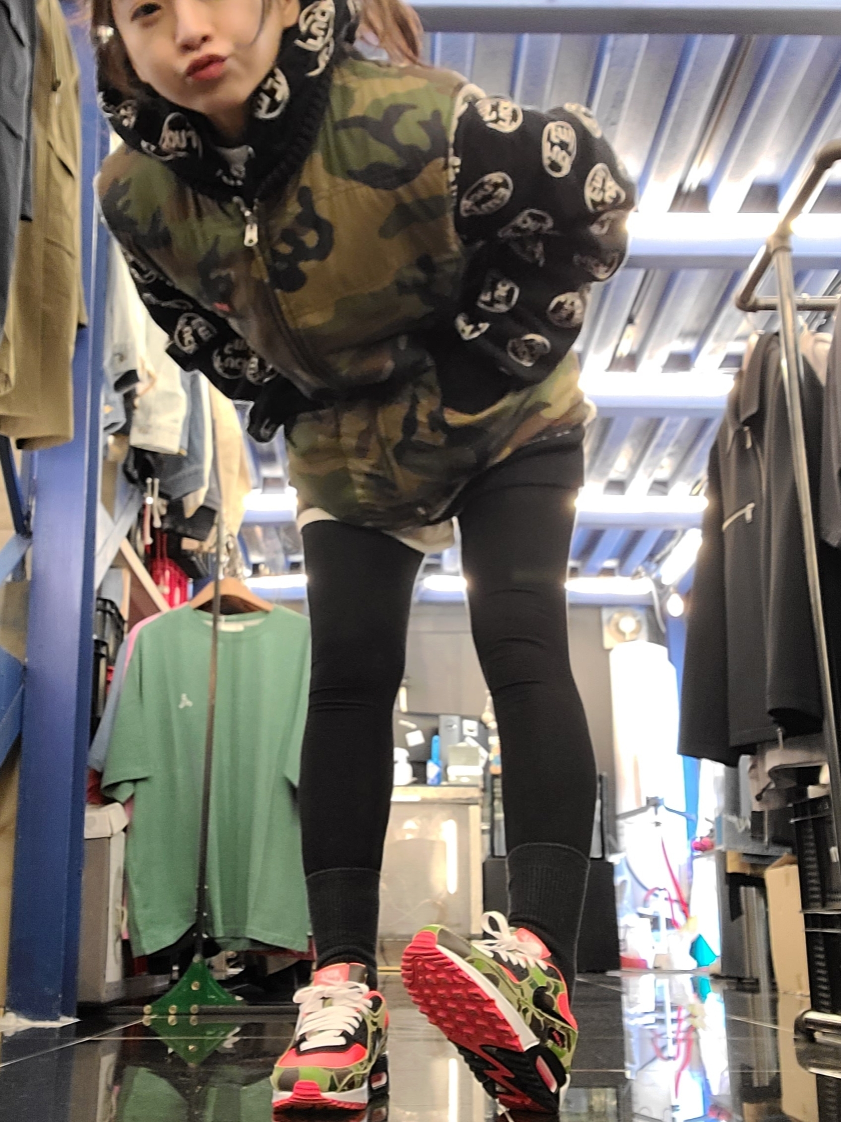 빼꼼맘 (@young_na89) 님의 게시물 | KREAM