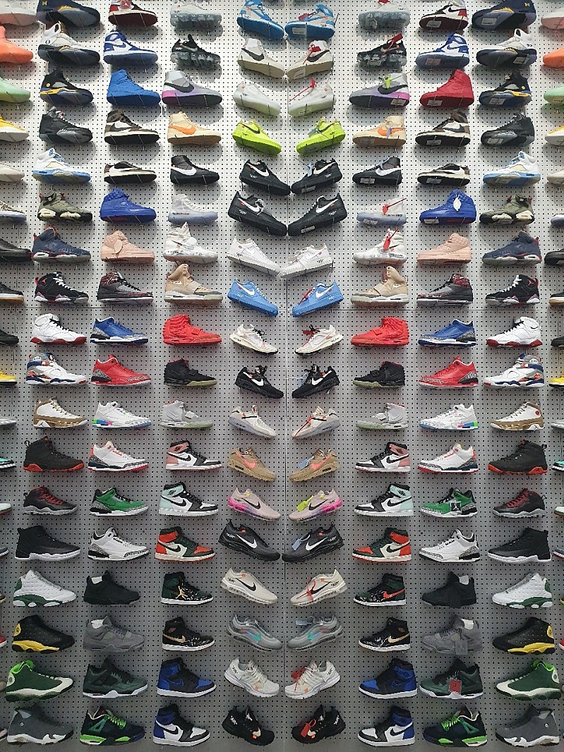 리레이스 (@rerace) 님의 게시물 | KREAM