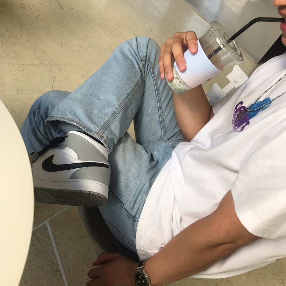 지똥 (@zi_ddong_) 님의 게시물 | KREAM