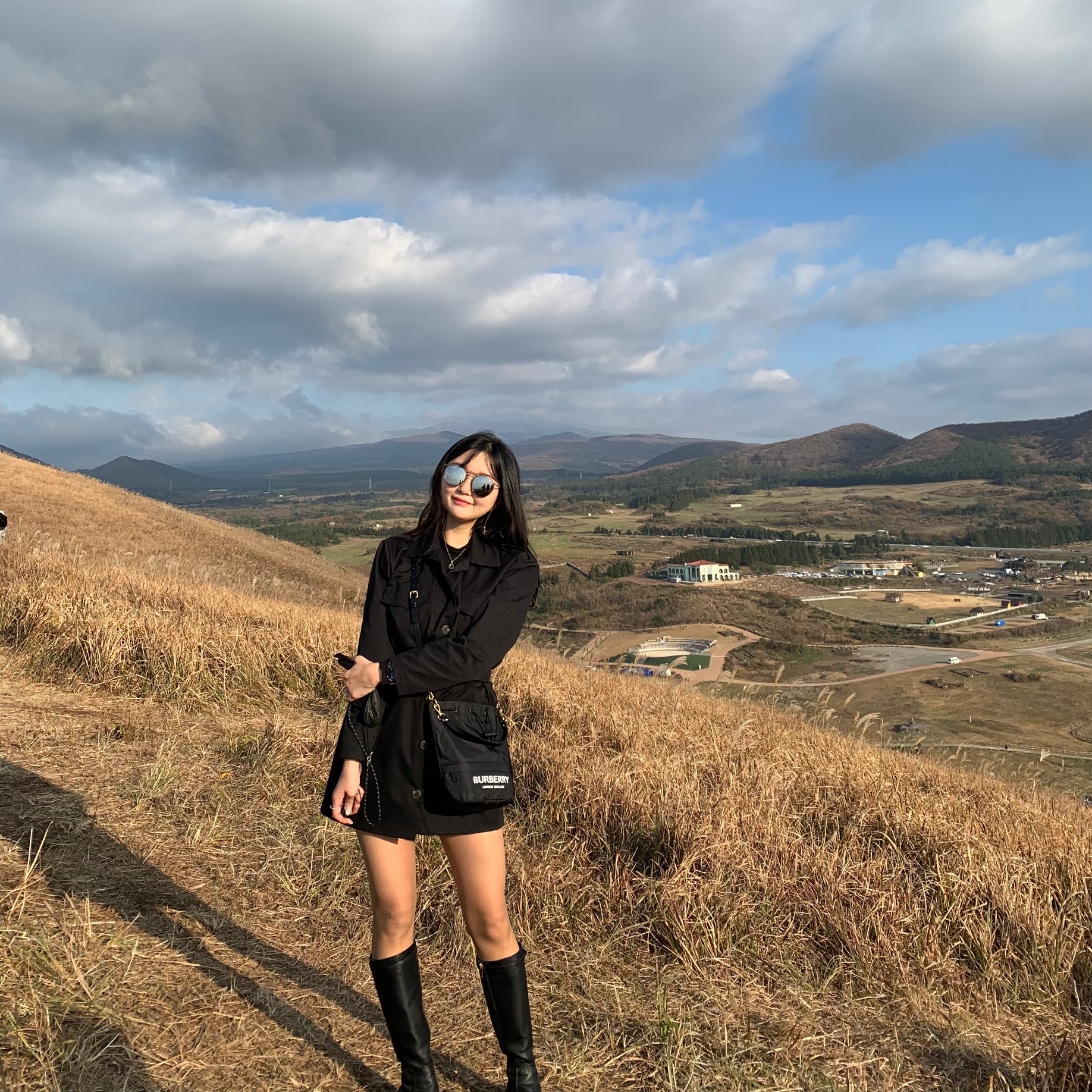 조랑이 (@shoeslikechu) 님의 게시물 | KREAM