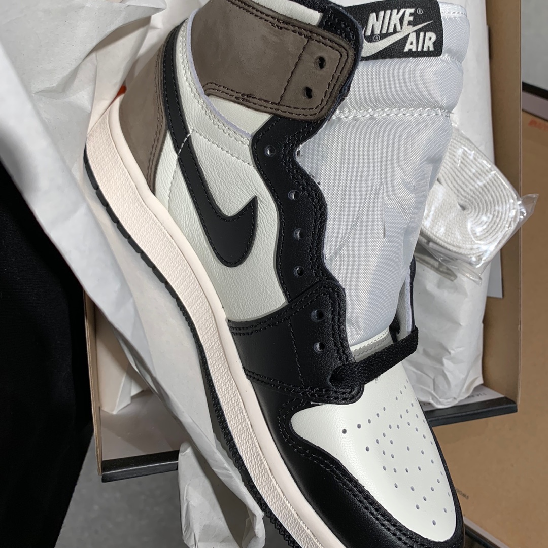 윾나륵 (@yunaruu) 님의 게시물 | KREAM