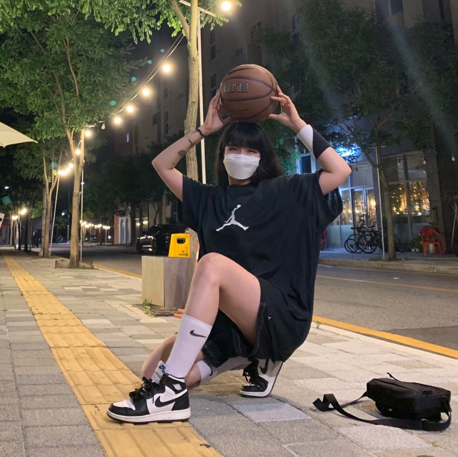 SOYOUNG (@whaleinthei...) 님의 게시물 | KREAM