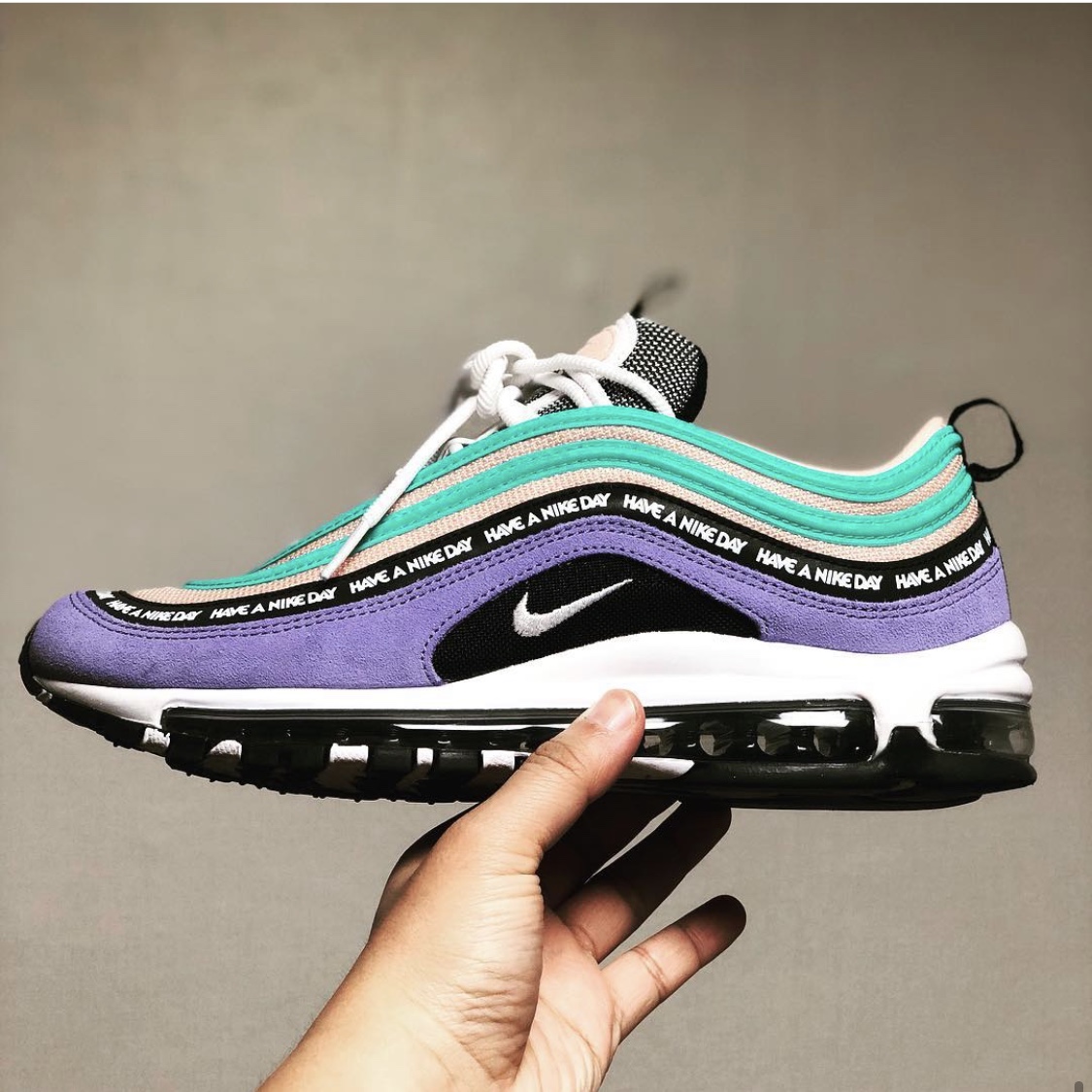 시너지 (@sheenergy) 님의 게시물 | KREAM