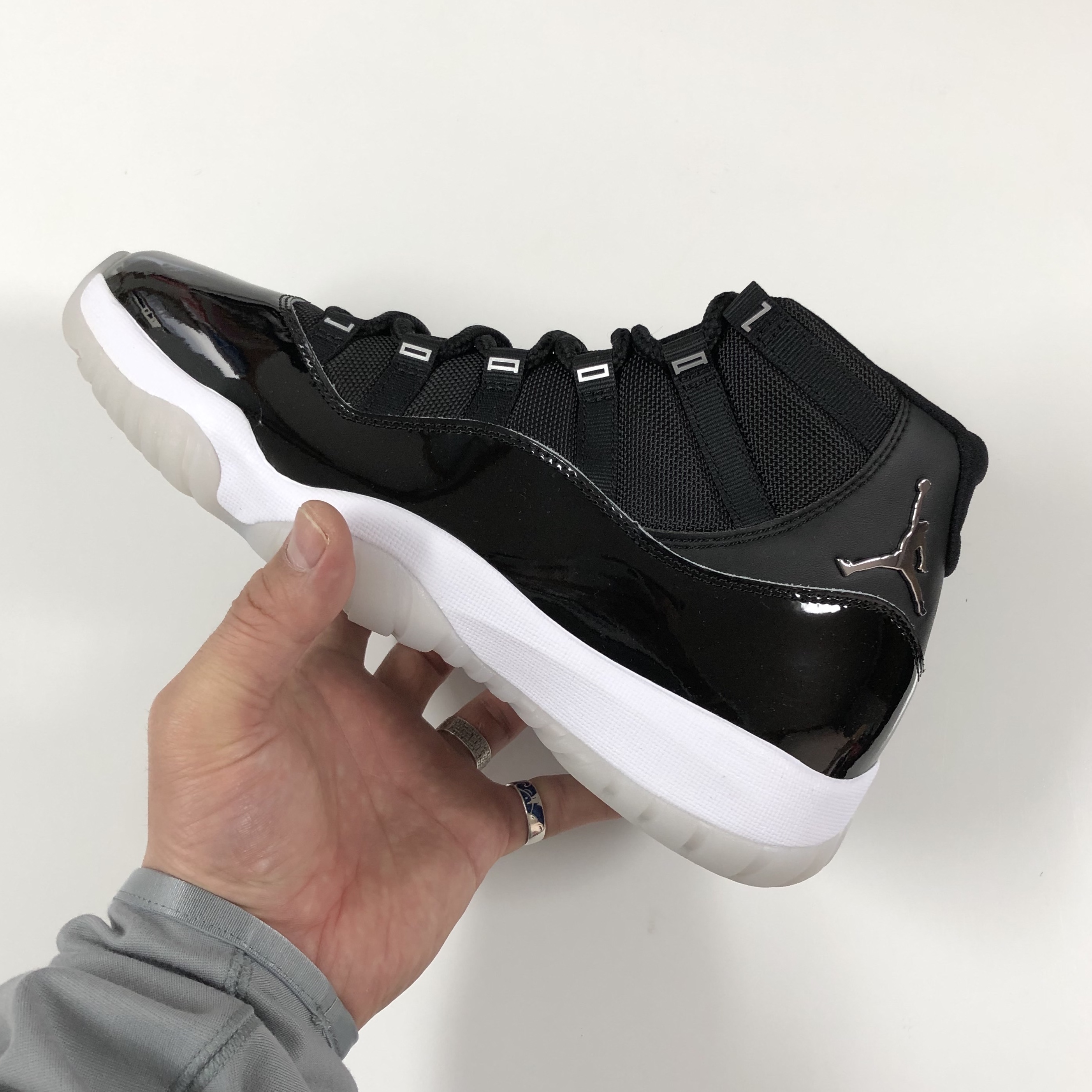 토라🐯 (@tora_) 님의 게시물 | KREAM