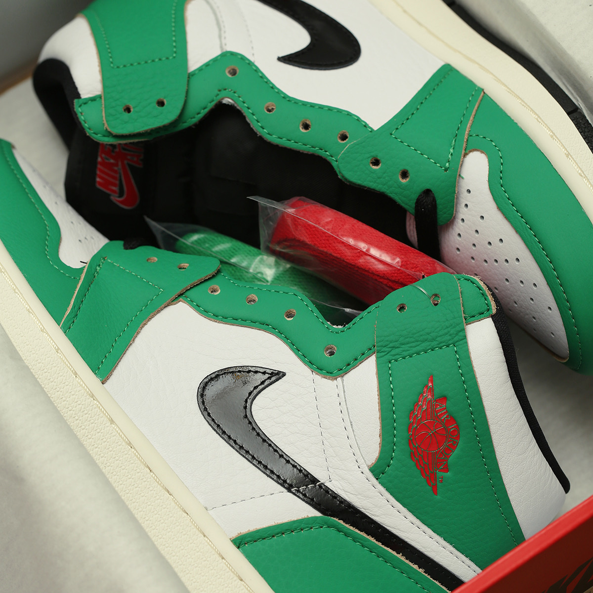 O-jin (@cool_peace) 님의 게시물 | KREAM