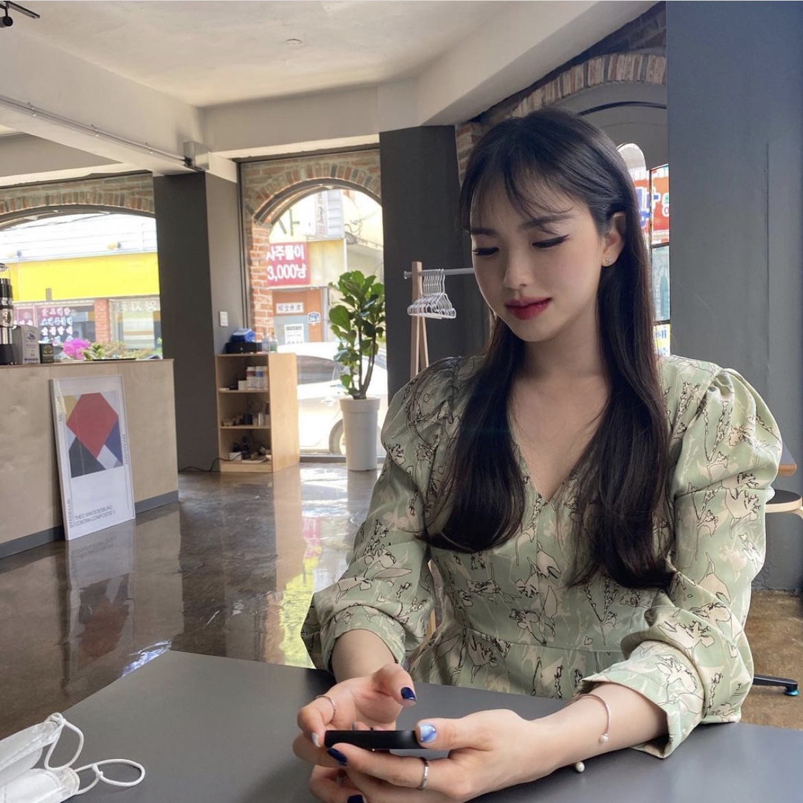 (@1.228km) 님의 게시물 | KREAM