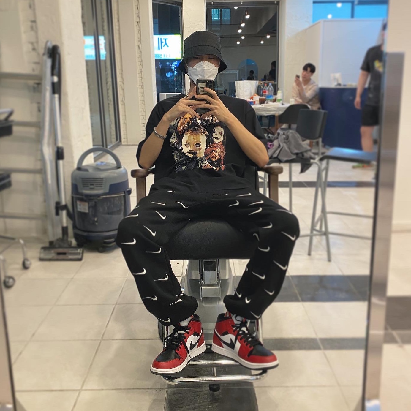 범이 (@hngbm) 님의 게시물 | KREAM