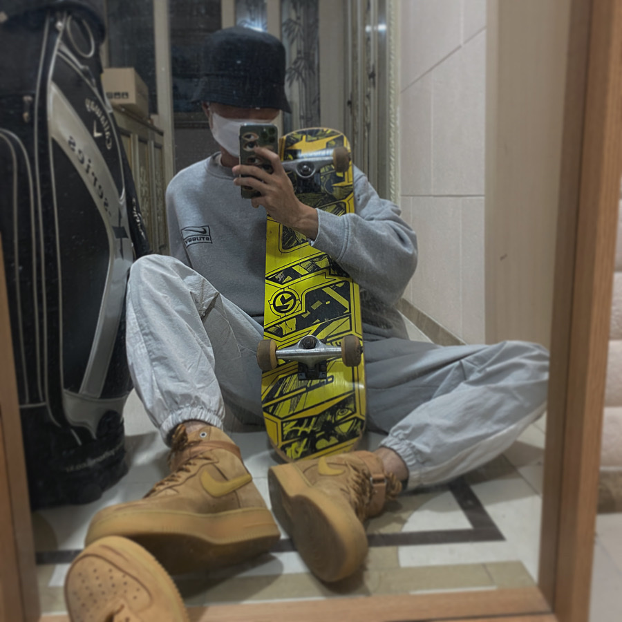 범이 (@hngbm) 님의 게시물 | KREAM