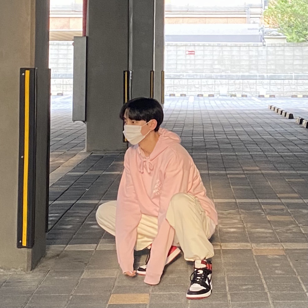 헌서 (@hunsintheair) 님의 게시물 | KREAM