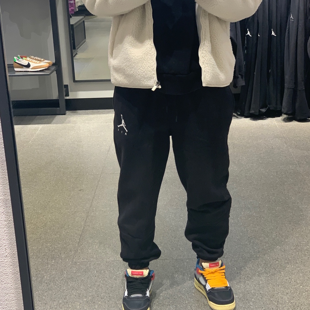 시온 (@zion_) 님의 게시물 | KREAM