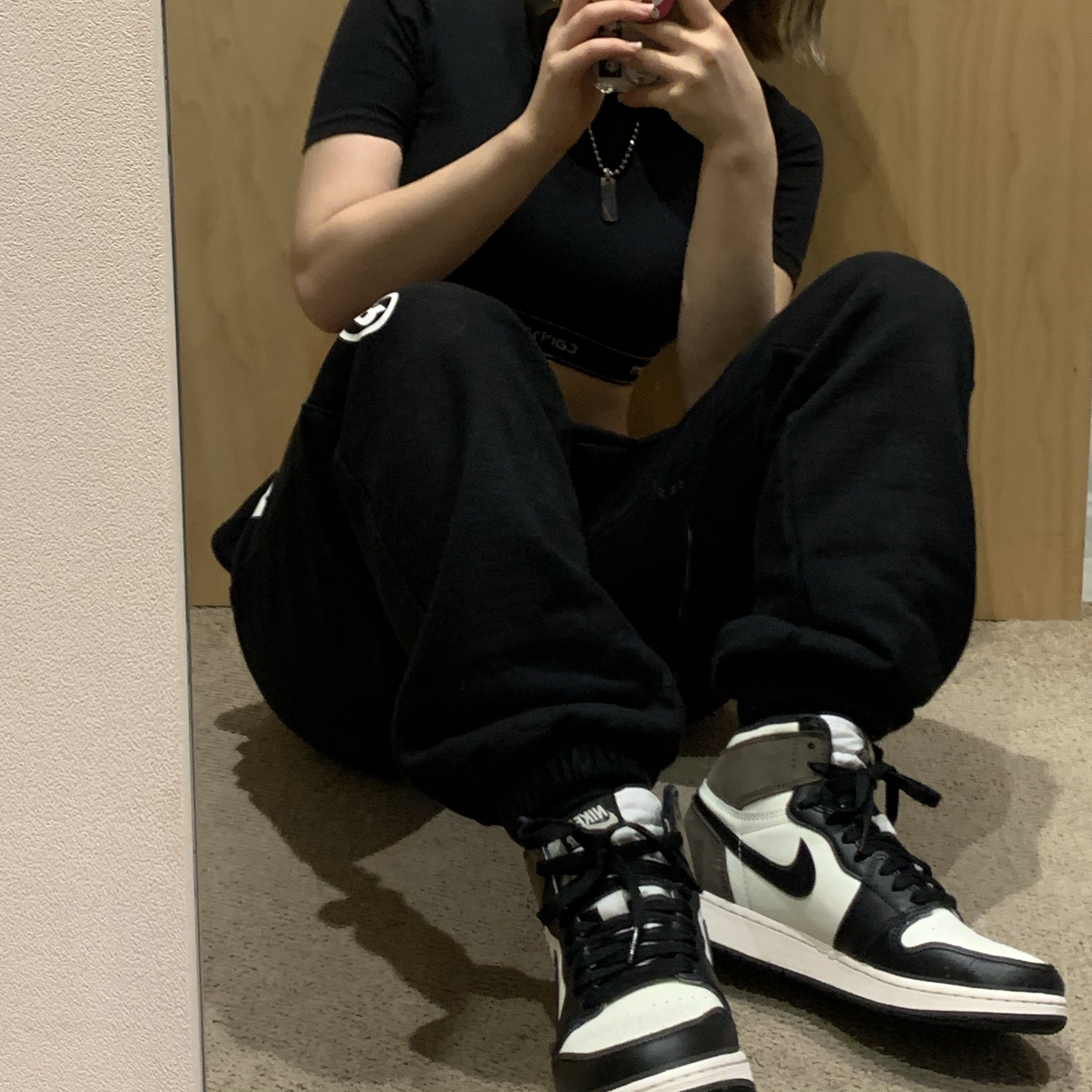 현서 (@axh__xs__) 님의 게시물 | KREAM