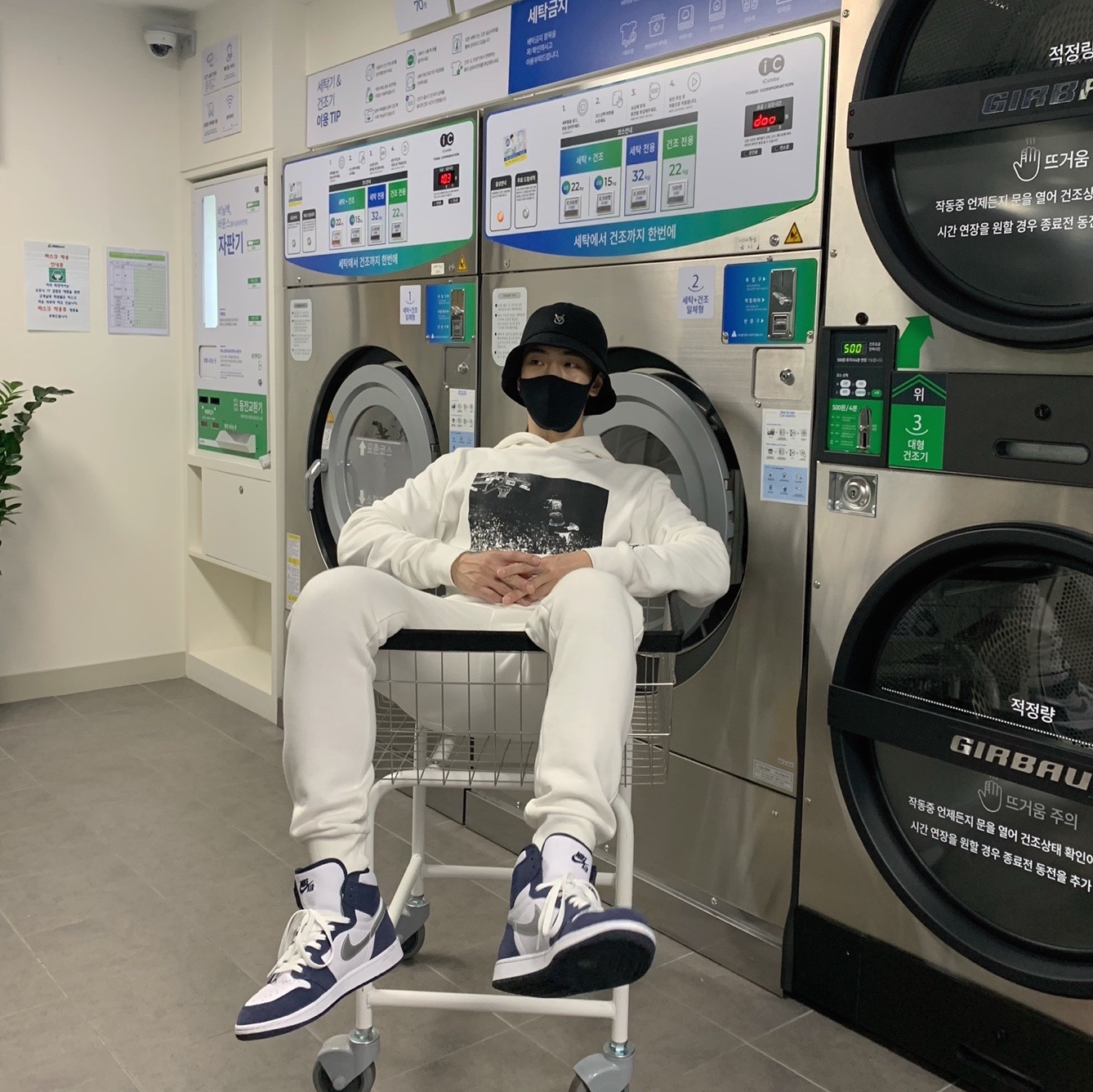 바크맨 (@ssapdog) 님의 게시물 | KREAM