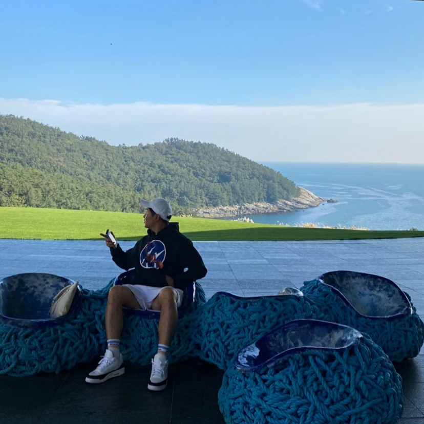 swhufs83 (@feliz_sw) 님의 게시물 | KREAM