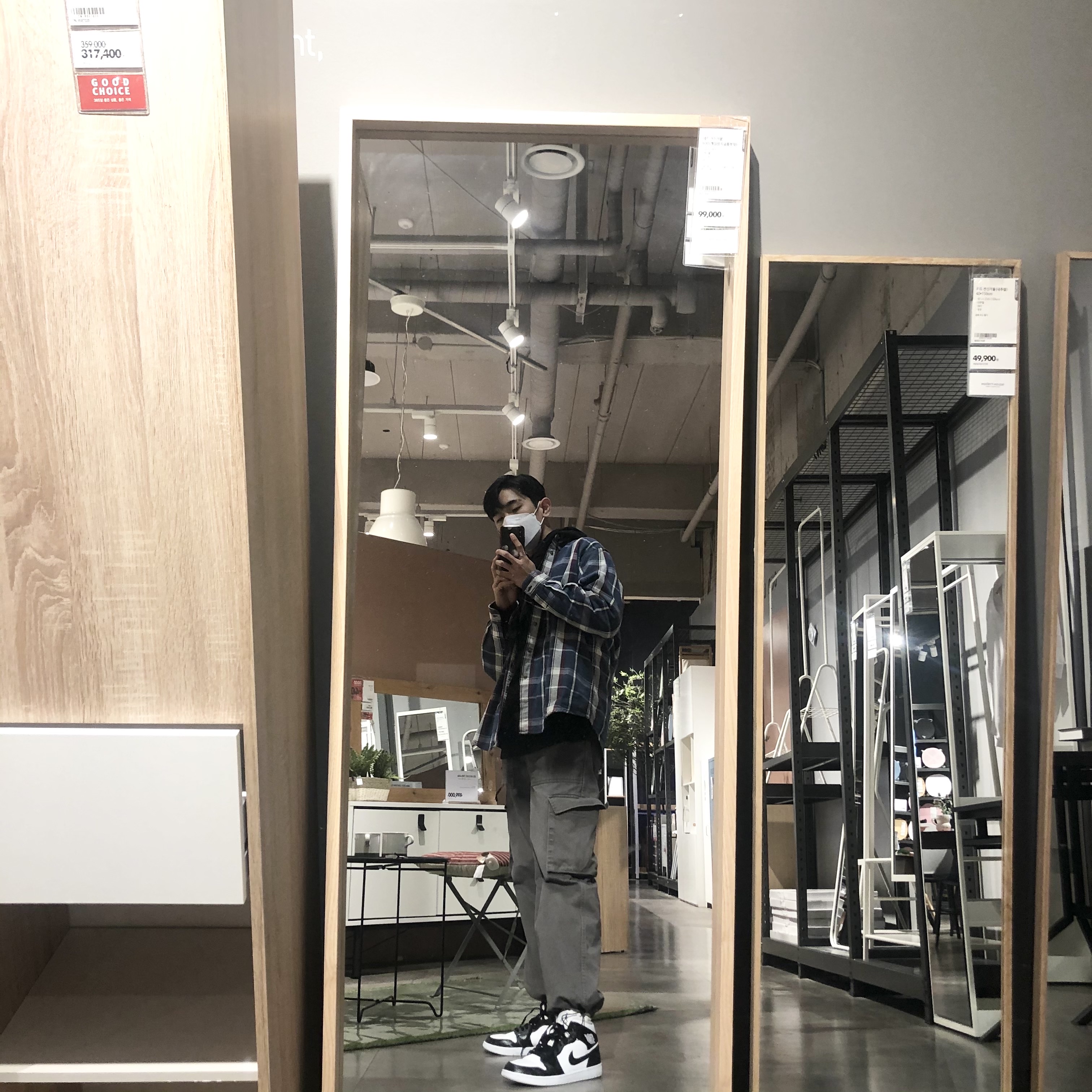 호라 (@ho_ra) 님의 게시물 | KREAM