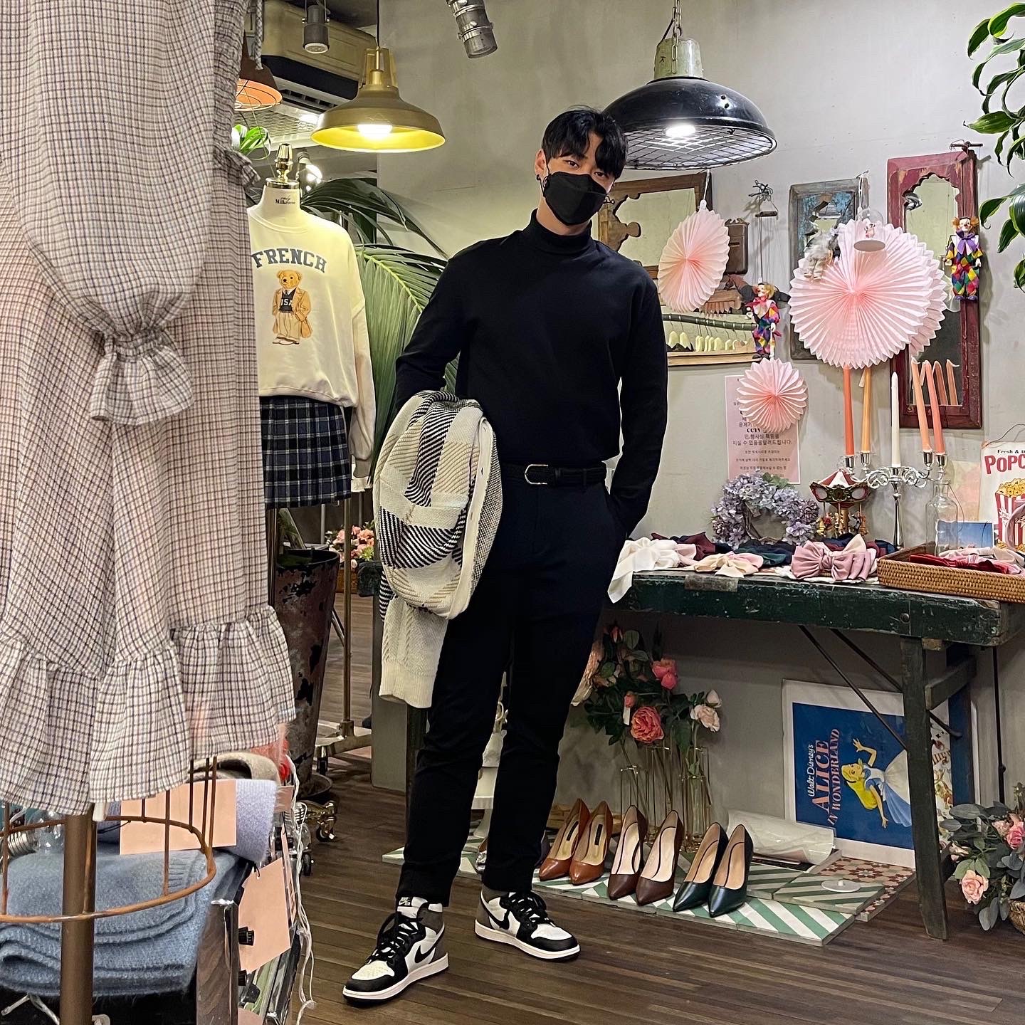 kim.j.g (@junbo) 님의 게시물 | KREAM