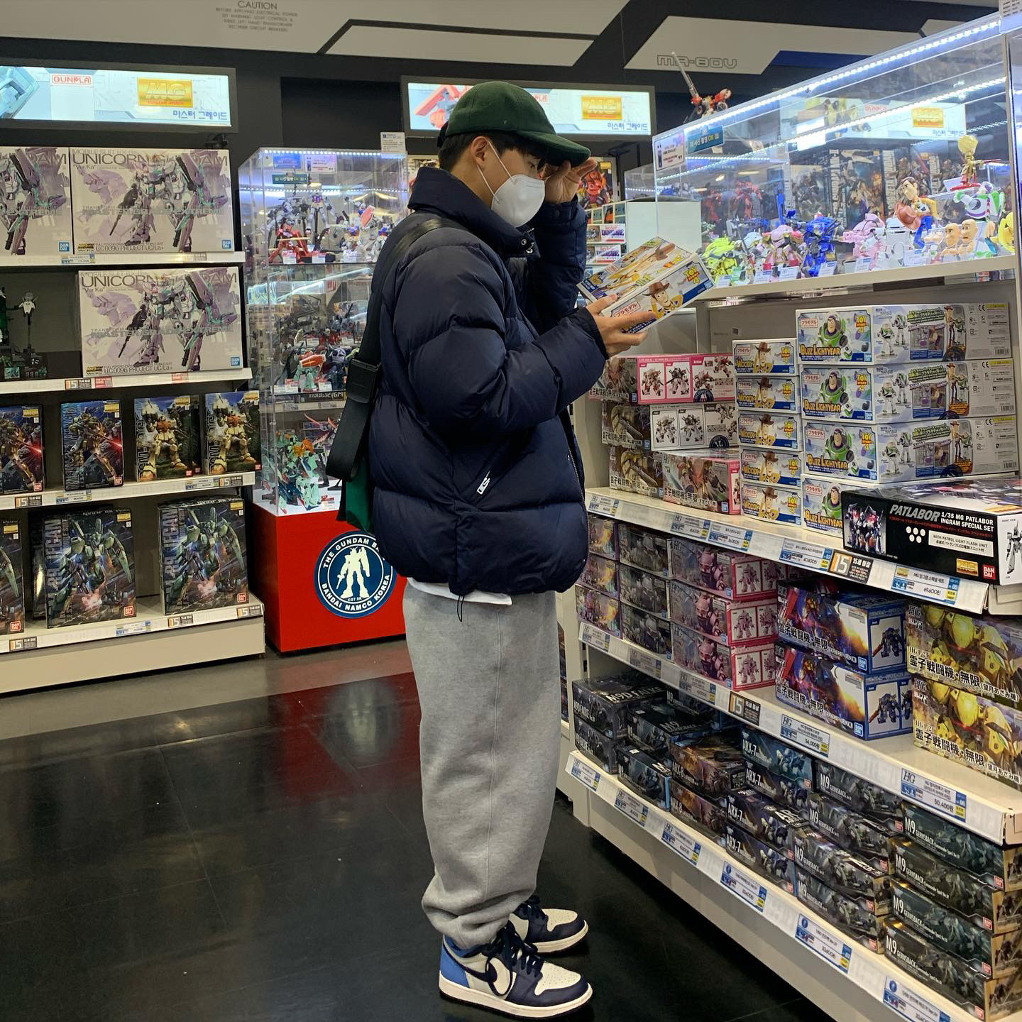 정 록 (@oo_rok) 님의 게시물 | KREAM