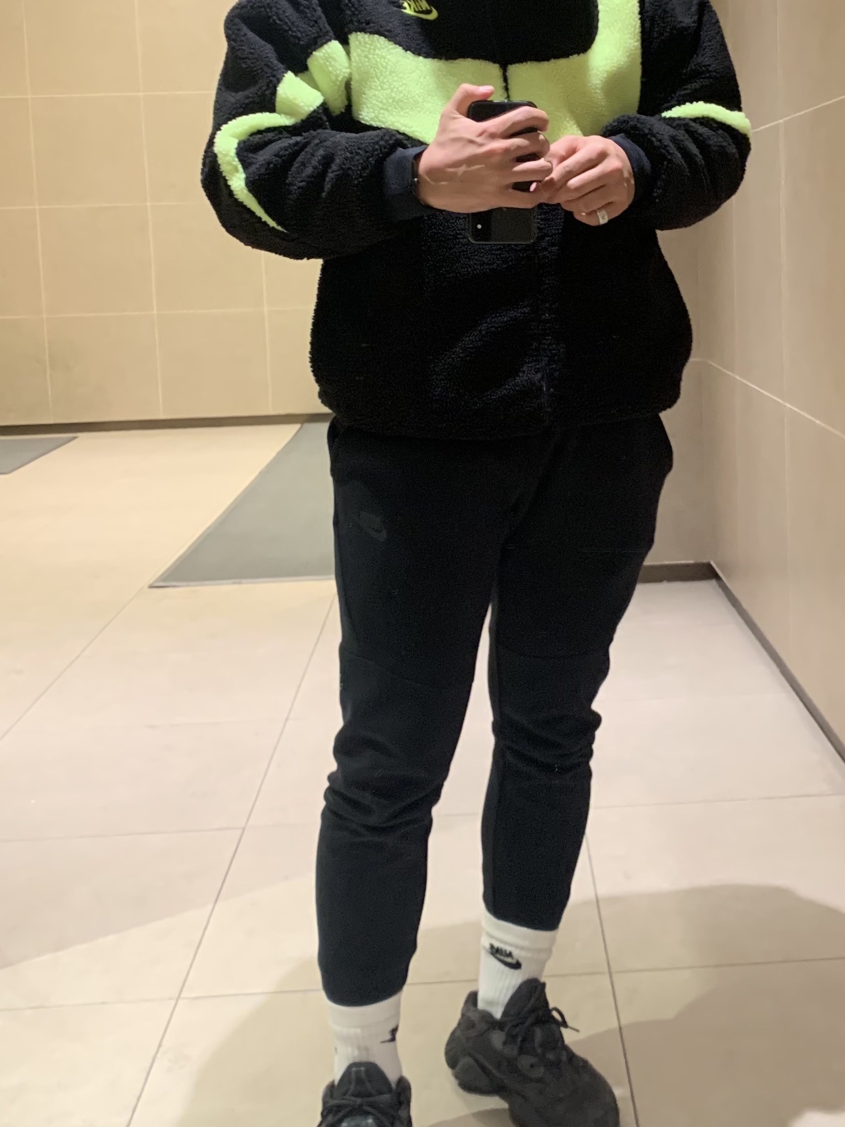 정창용 (@jjj_yong_) 님의 게시물 | KREAM