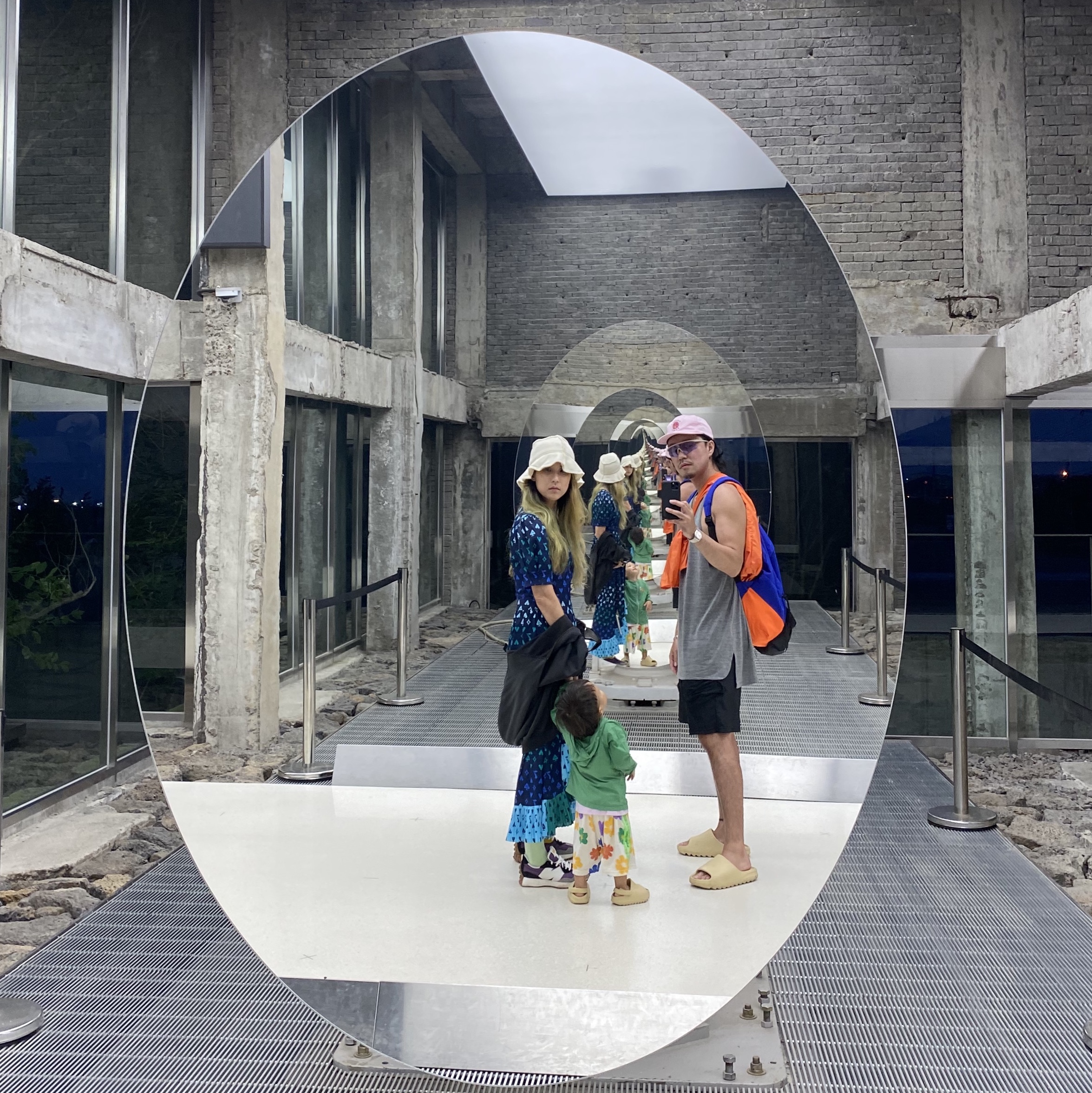 spector (@spector) 님의 게시물 | KREAM