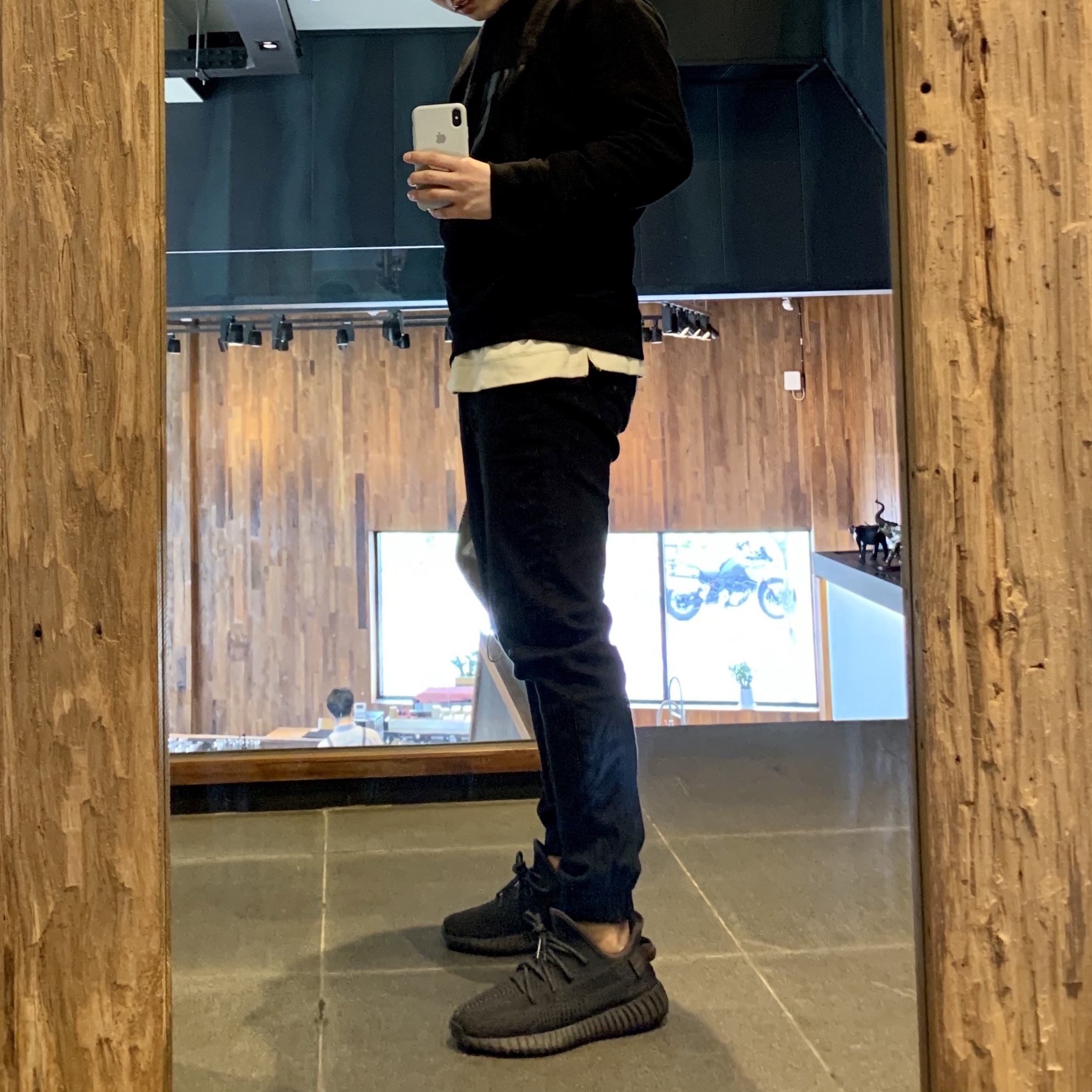 (@greatoms) 님의 게시물 | KREAM