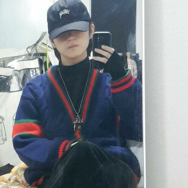 래빗 (@rabbit_in_h...) 님의 게시물 | KREAM