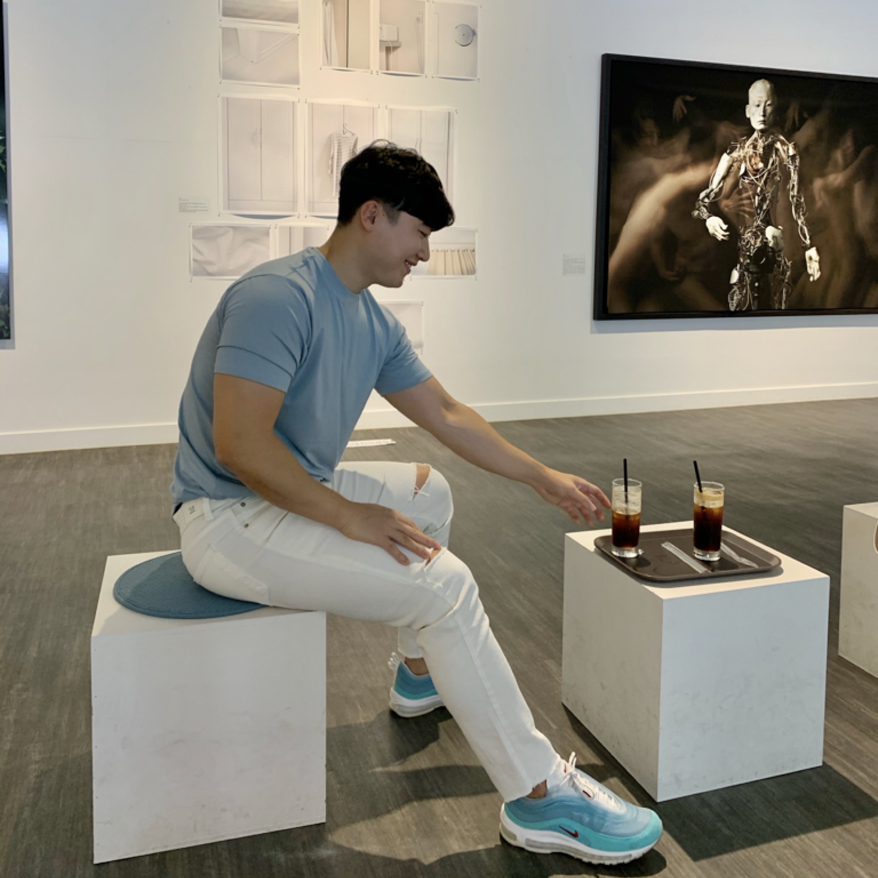 처리이어미이 (@2z7l46) 님의 게시물 | KREAM