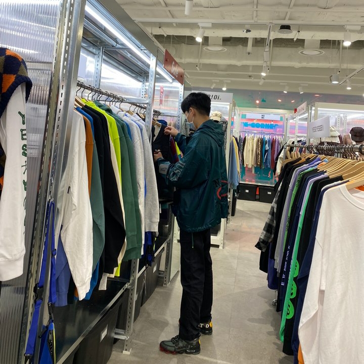 실크 (@yoonsun) 님의 게시물 | KREAM