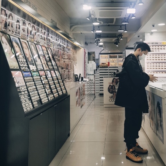 차차 (@yyyyynn) 님의 게시물 | KREAM