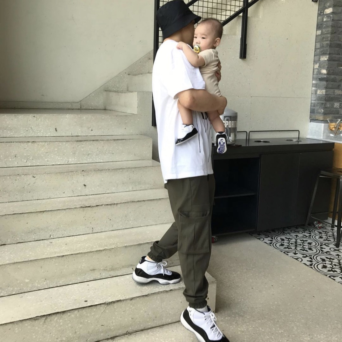 Jin (@jinseong__lee) 님의 게시물 | KREAM