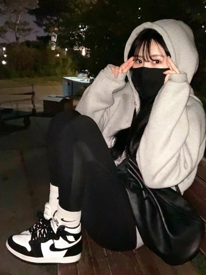 @s_un.a) 님의 게시물 | KREAM