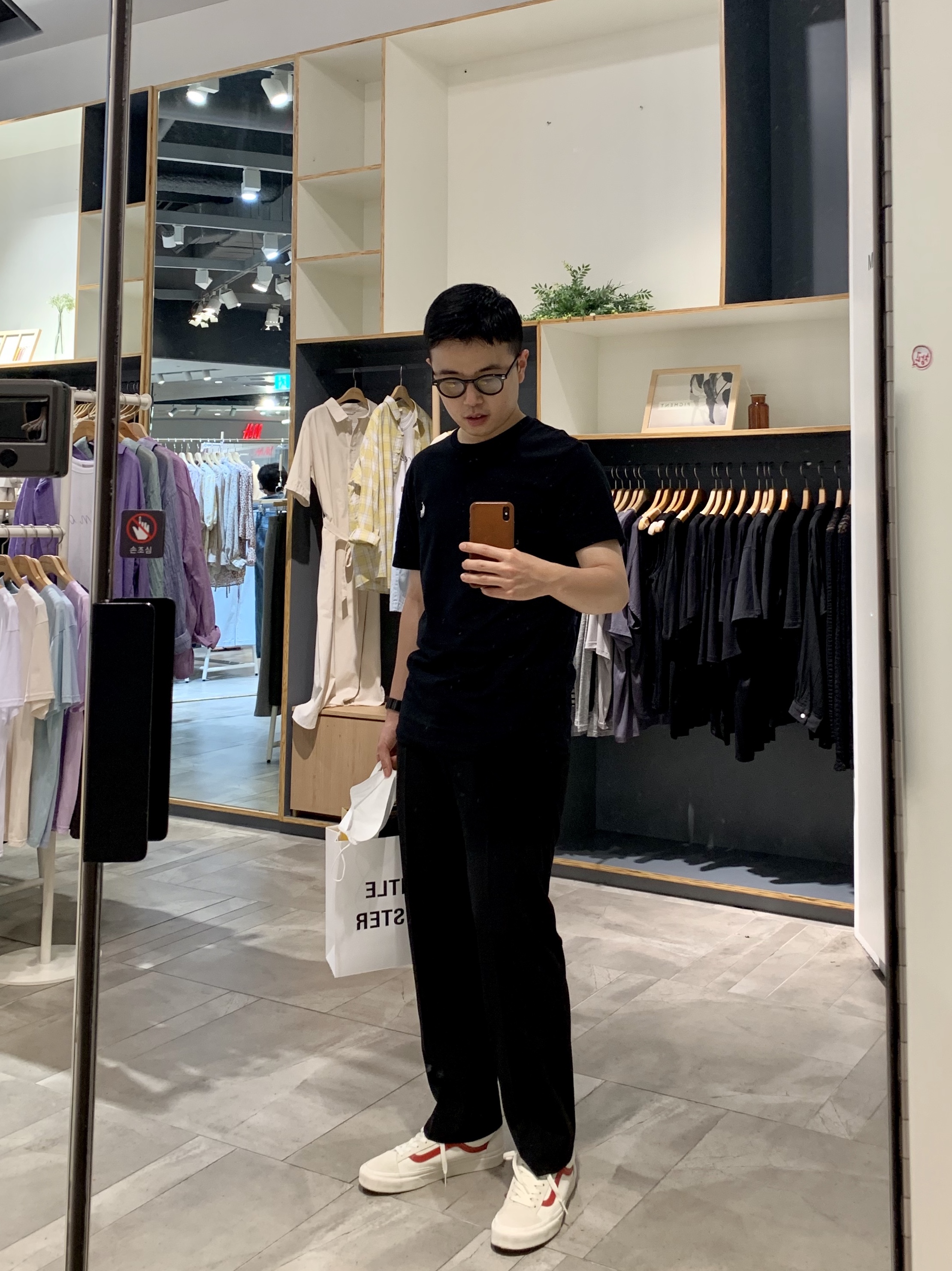 (@greatoms) 님의 게시물 | KREAM