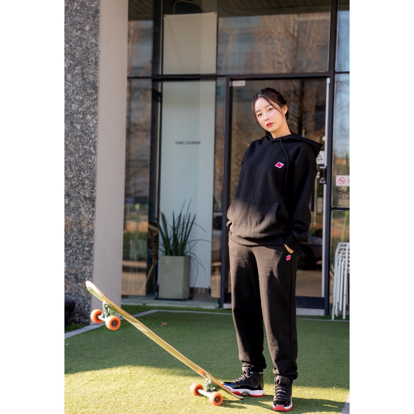 롱보드지니 (@longboardji...) 님의 게시물 | KREAM