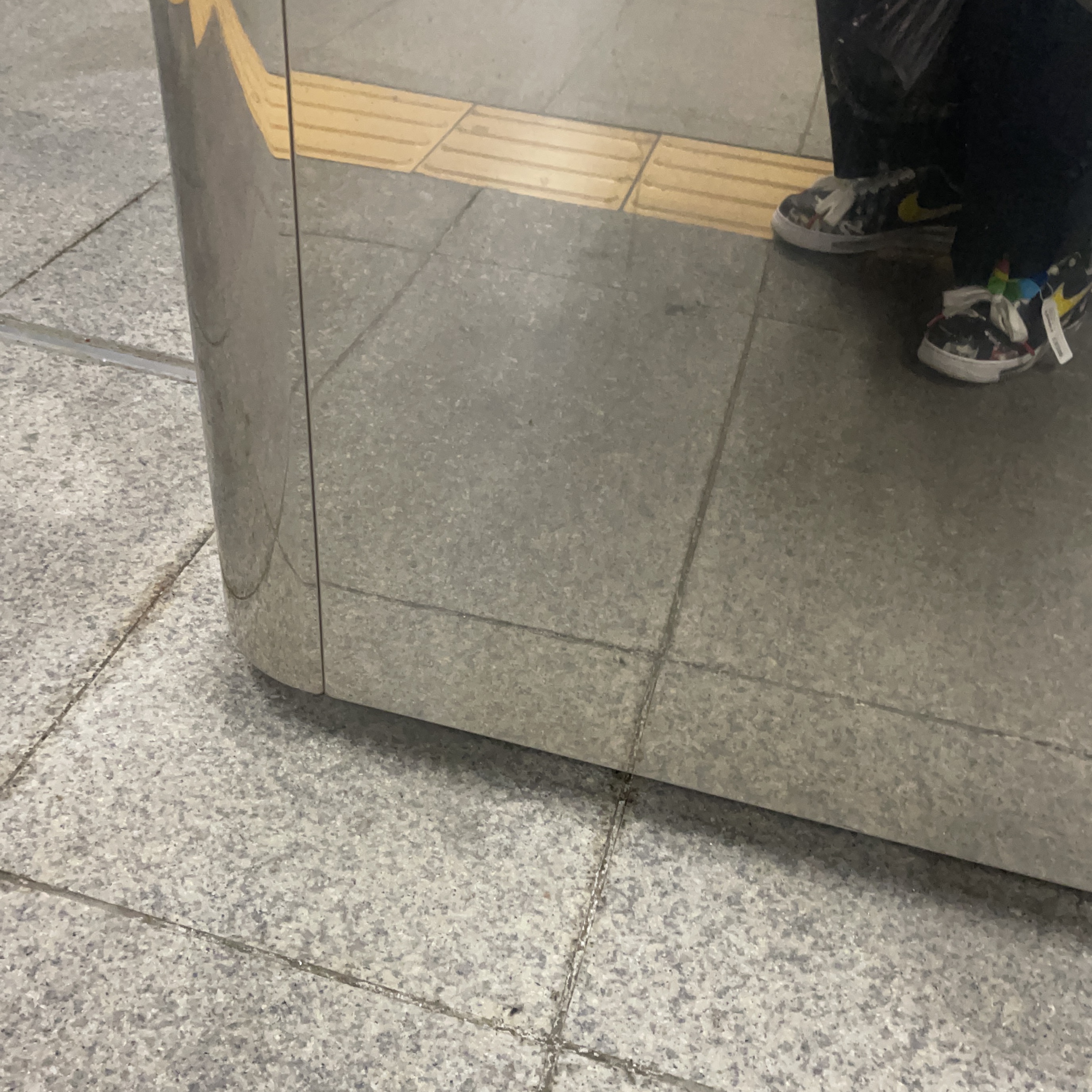 황민기 (@h.mingi) 님의 게시물 | KREAM