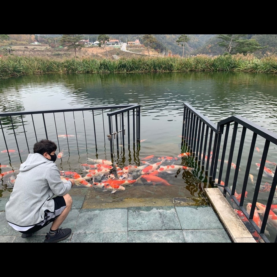 군써니 (@goonsun) 님의 게시물 | KREAM