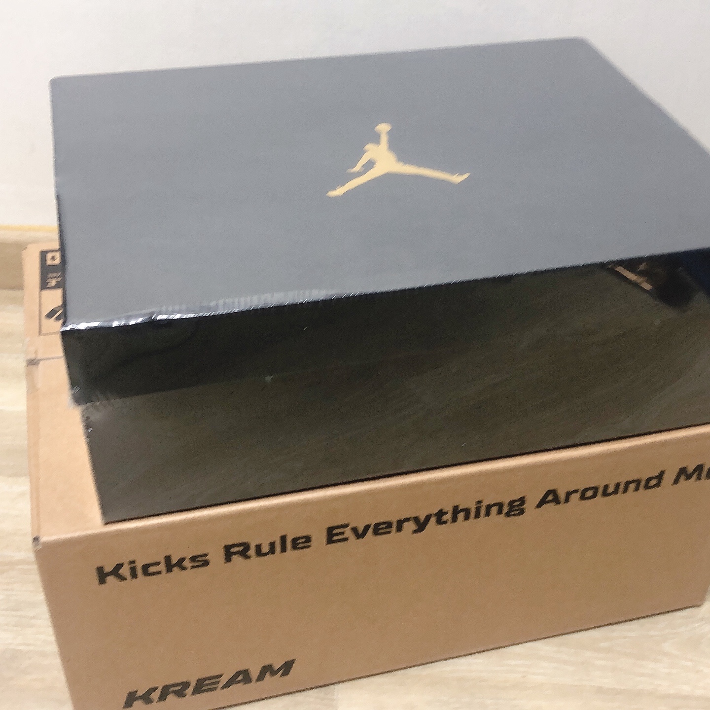 mklkio (@rs22ty) 님의 게시물 | KREAM