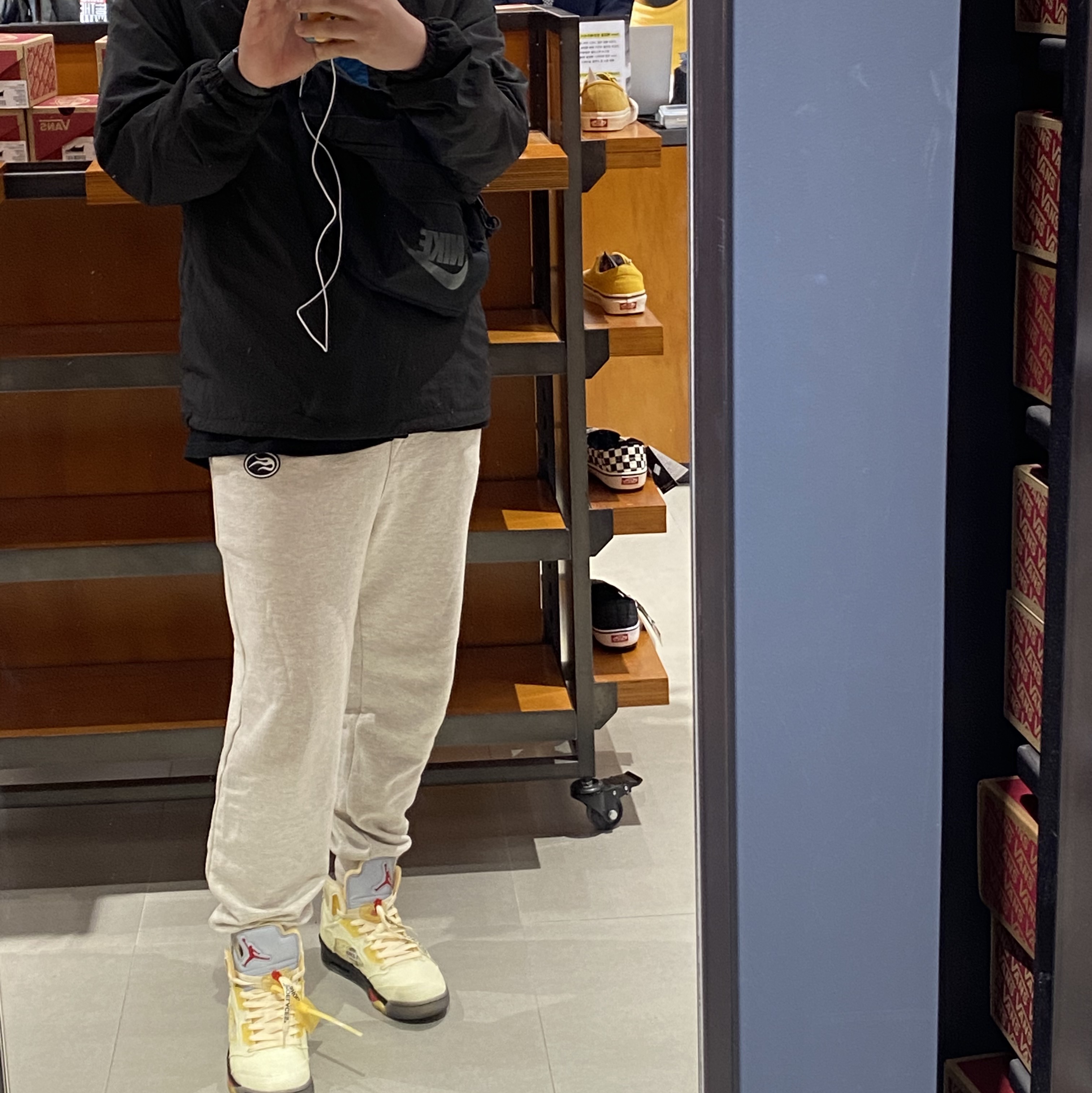 pok2345 (@doovoo) 님의 게시물 | KREAM