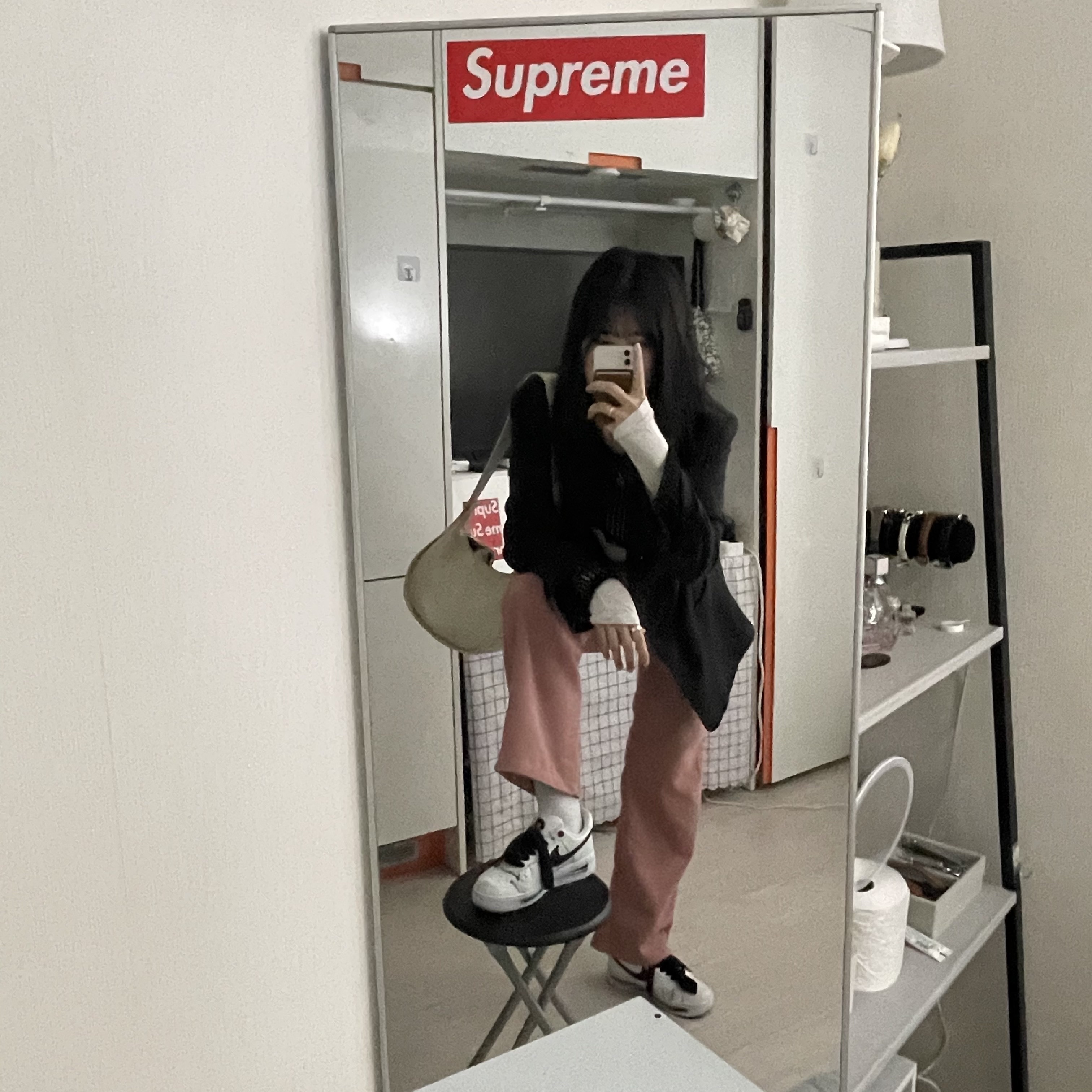 인정 (@admit) 님의 게시물 | KREAM