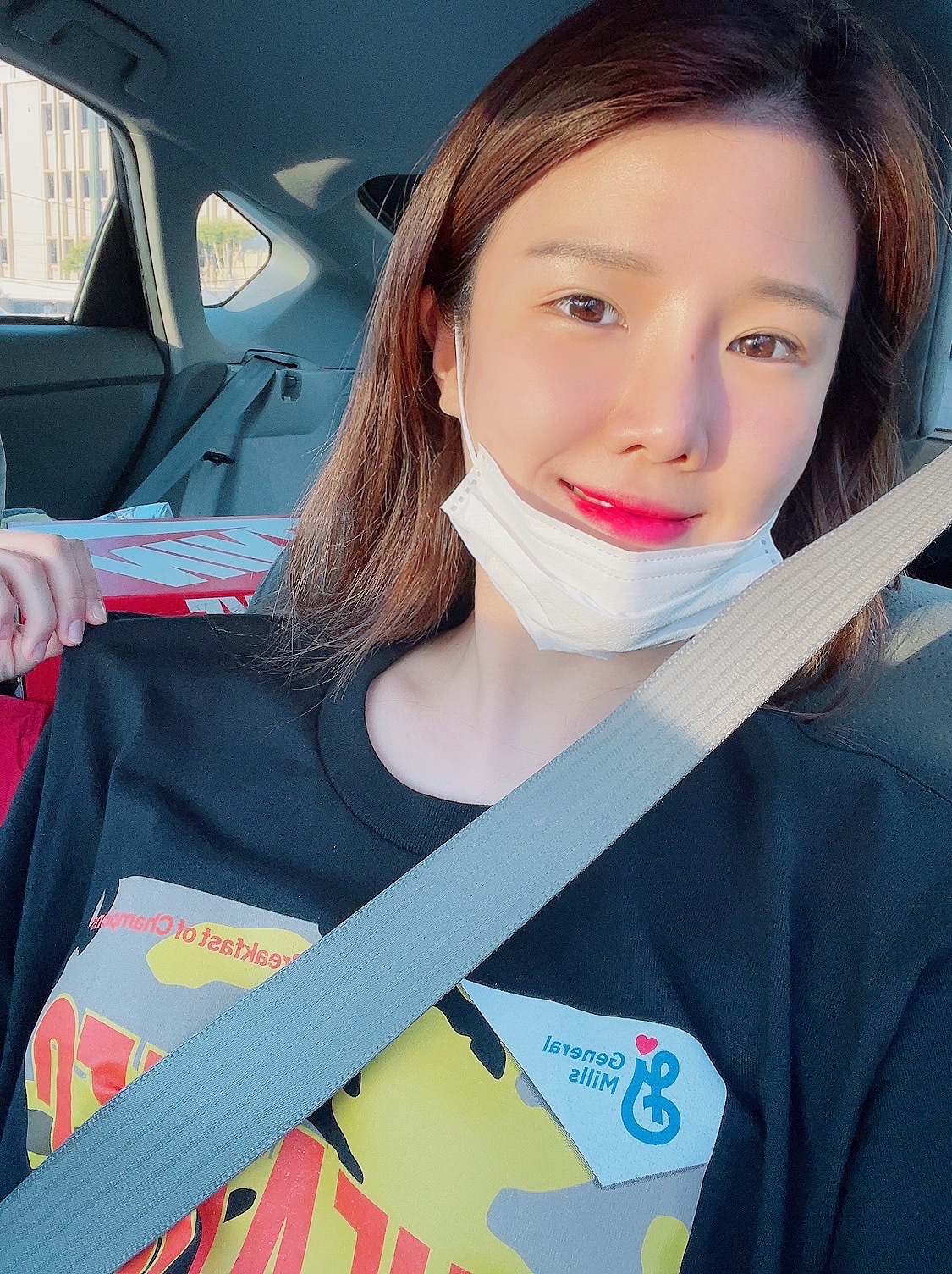 윤블 (@deb_lee) 님의 게시물 | KREAM