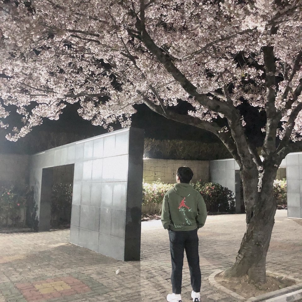 김민석 (@seok___kim) 님의 게시물 | KREAM