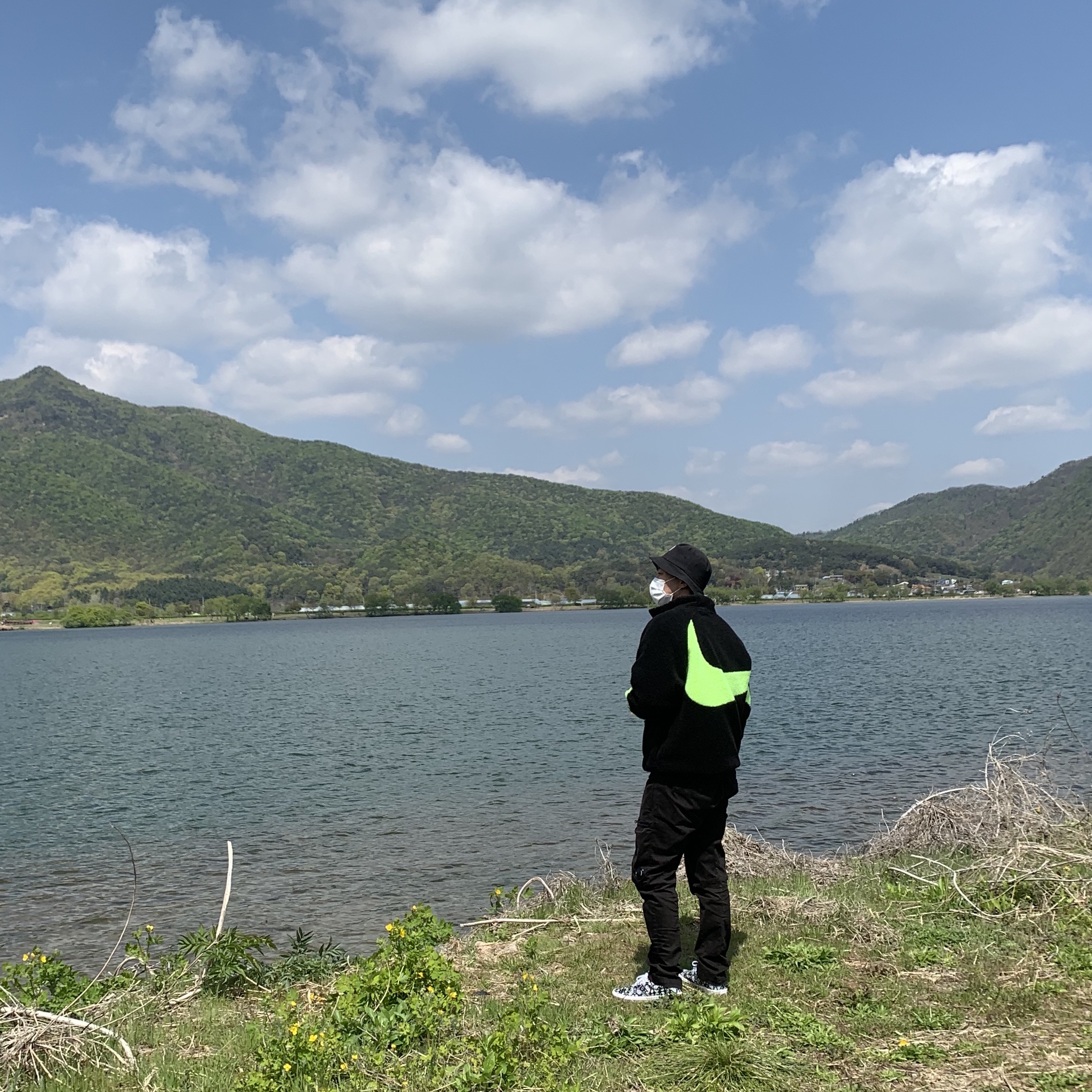 겜보이 (@gamboy) 님의 게시물 | KREAM