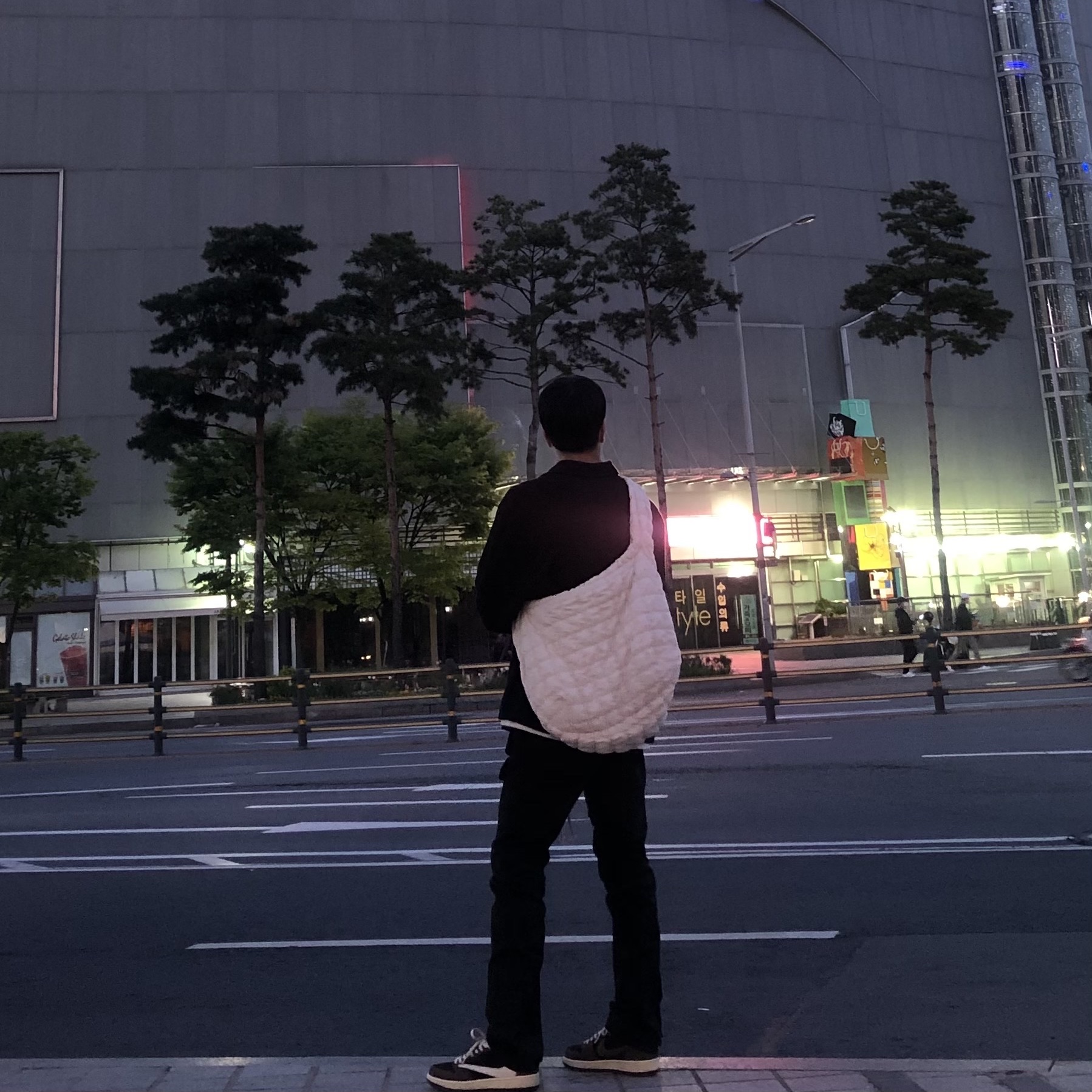 jjun1720 (@___jun) 님의 게시물 | KREAM