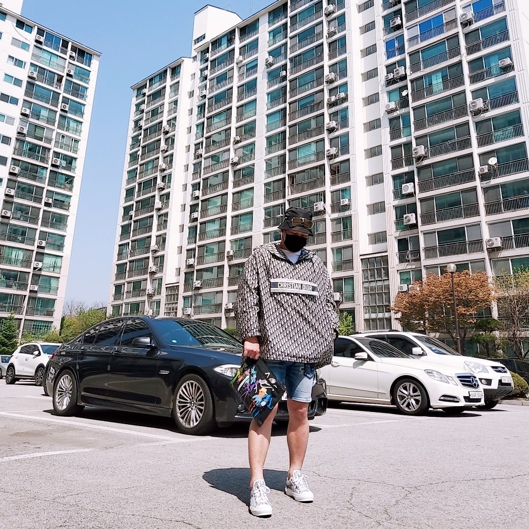 윤이수 (@dbsdltn) 님의 게시물 | KREAM