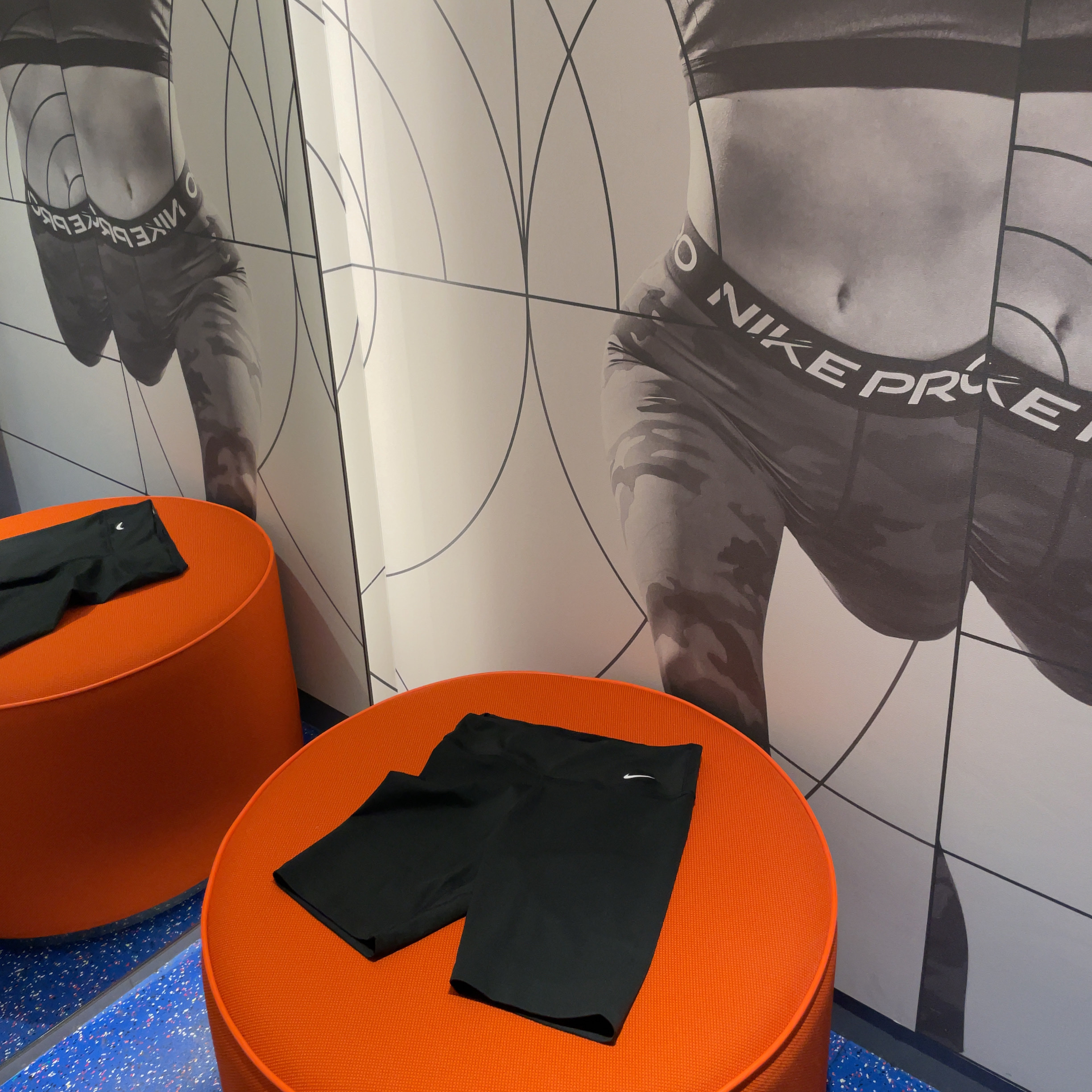 (@yyseul_) 님의 게시물 | KREAM