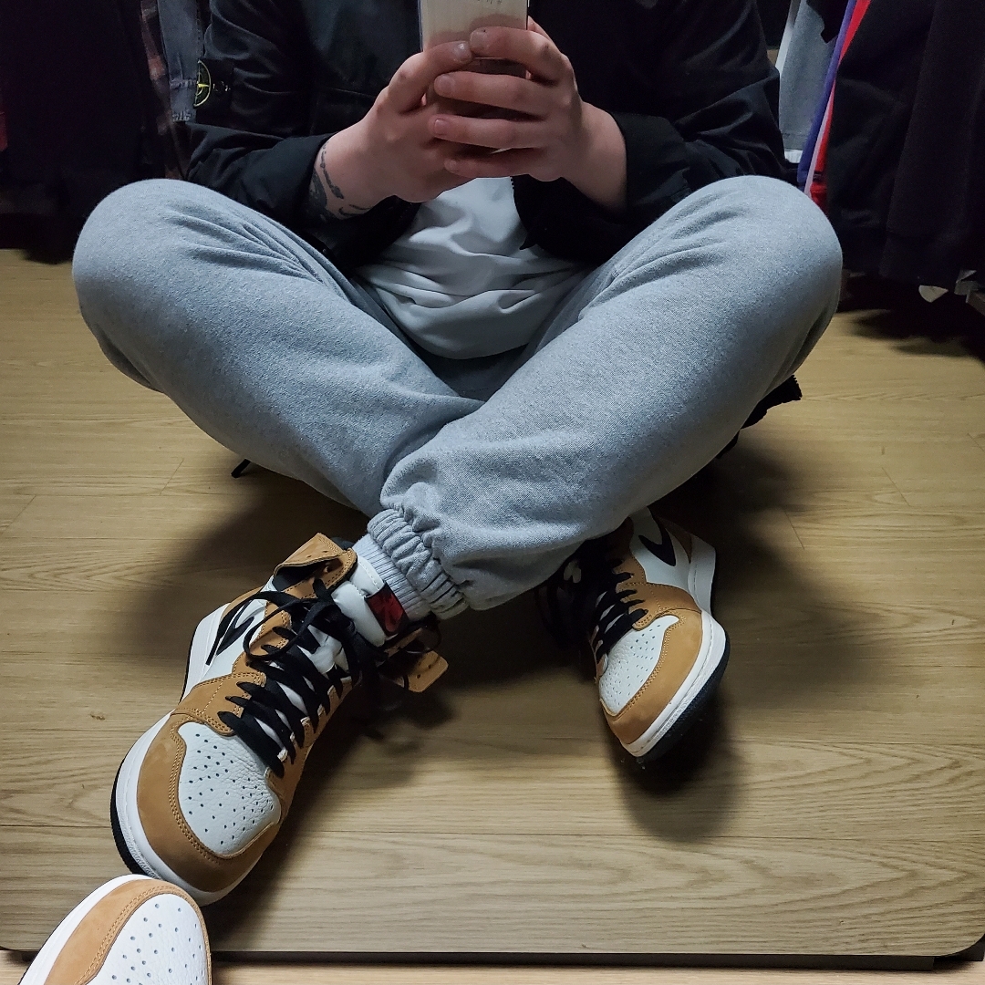 (@woooo_) 님의 게시물 | KREAM