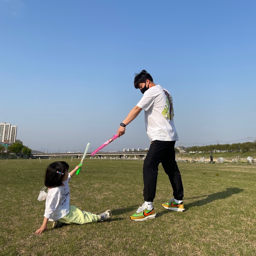 궈녘 (@aseurayi) 님의 게시물 | KREAM